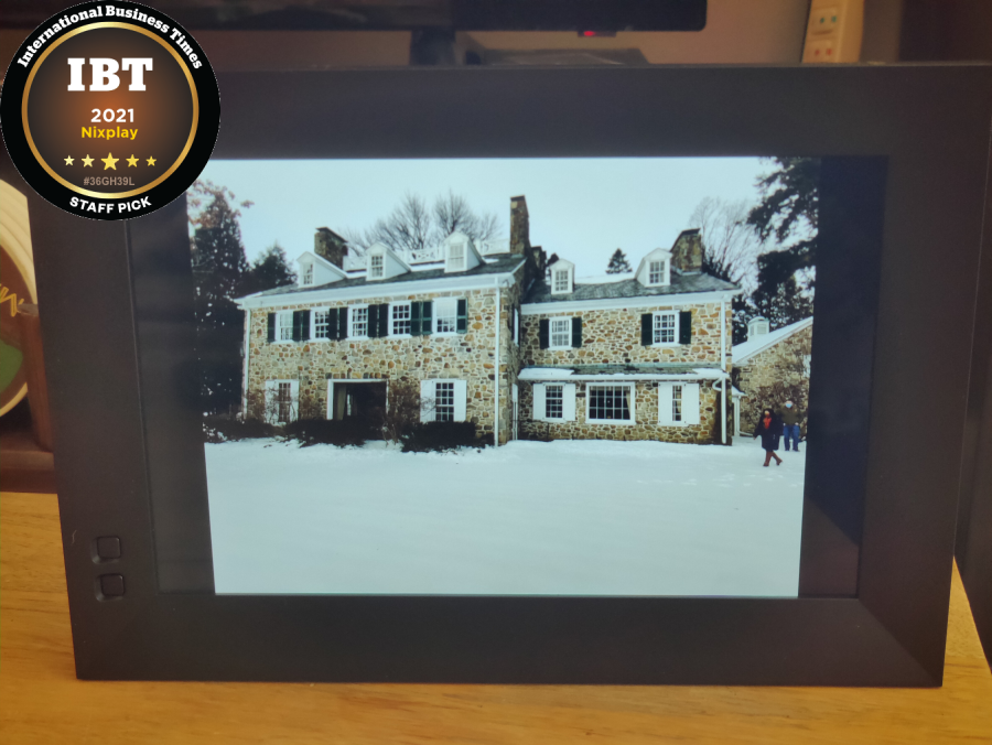 Nixplay Smart Digital Picture Frame Review